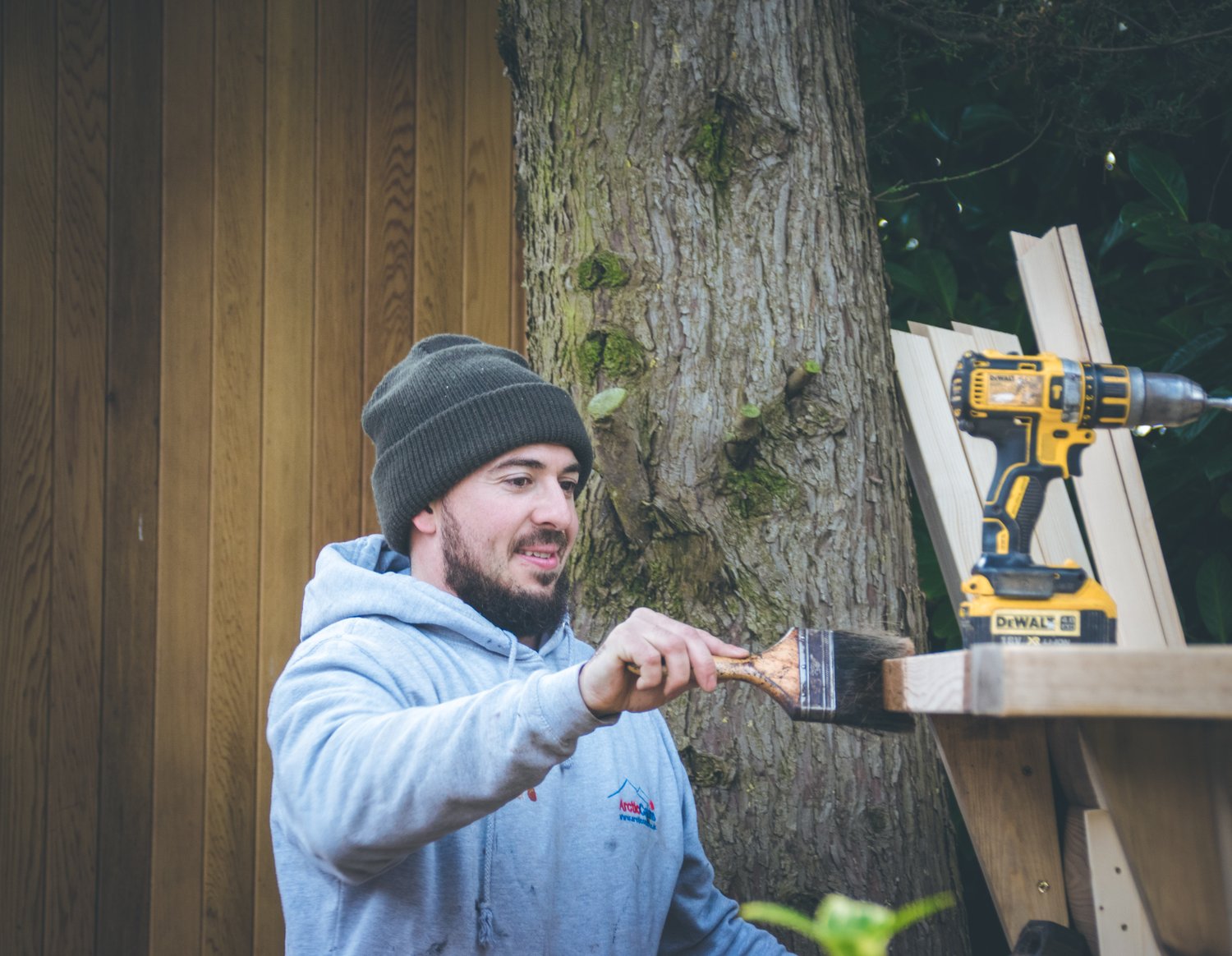 How Many Teams Are Involved in Installing My Camping Cabin?