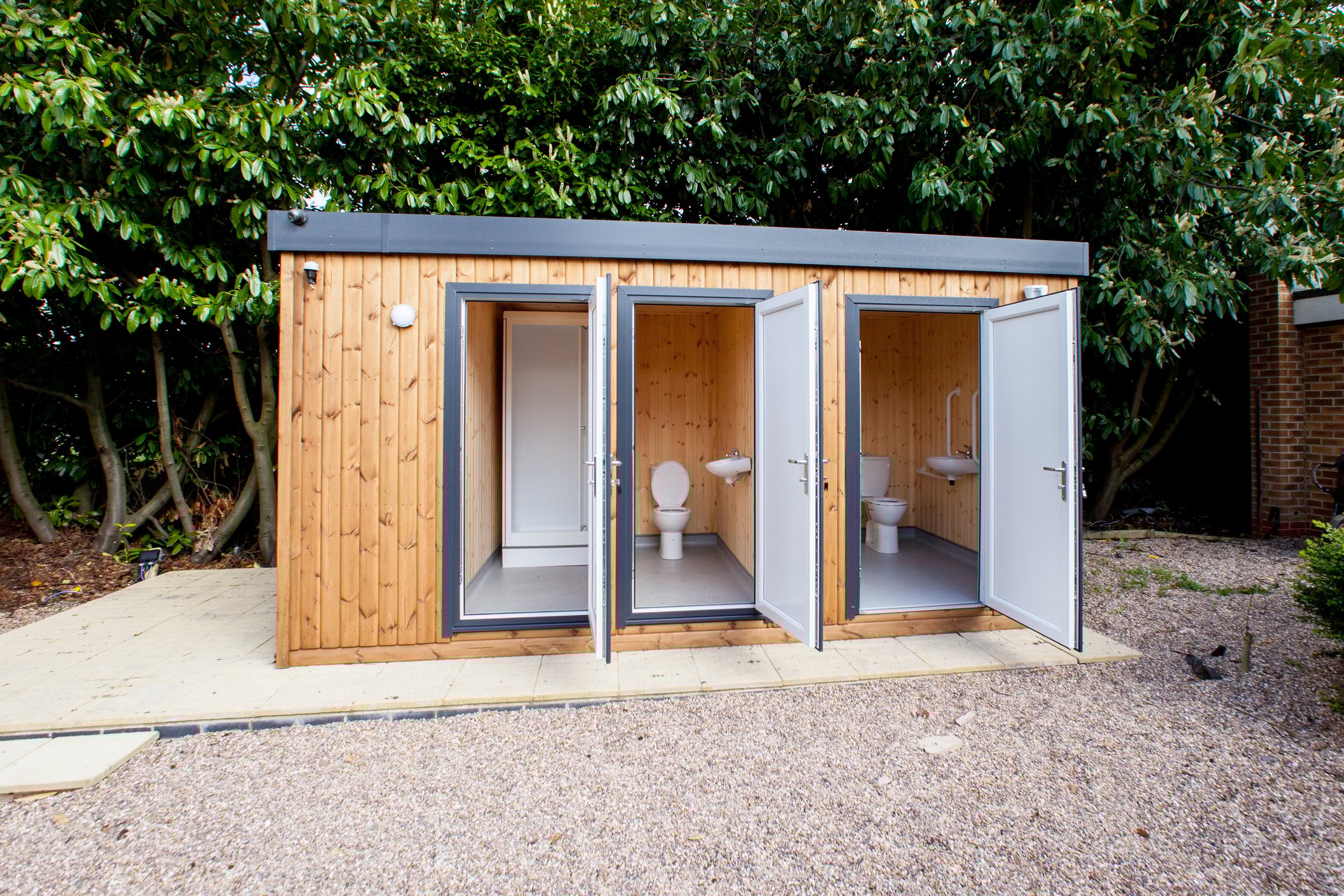 5 Benefits of Choosing Gender-Neutral Toilet Cubicles